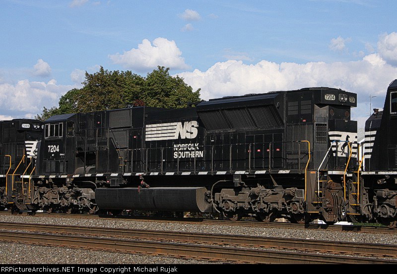 NS 7204